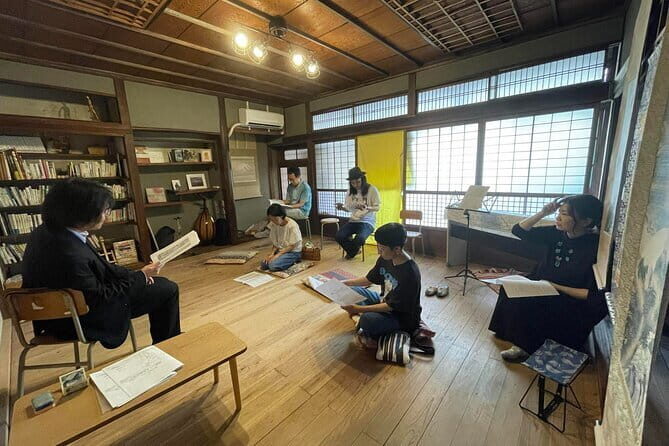 Kakejiku (hanging scroll) Historical Art Class in Abeno Osaka - What to Expect from the Kakejiku Art Class