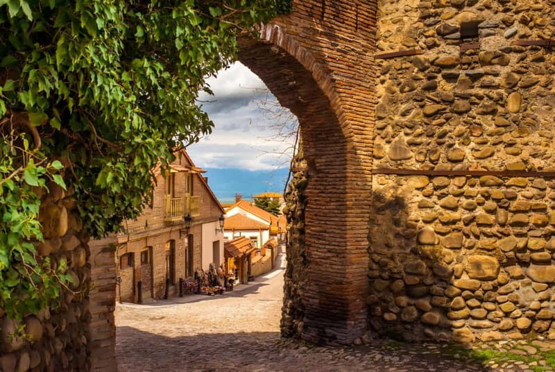 Kakheti: Sighnaghi, St. Nino Basilica, and Bread Making Tour - Sighnaghi’s Fortress Walls and Valley Views