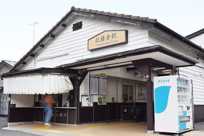 Kamakura Private Cultural and Historical Hiking Tour - The Minamoto Yoritomo Statue