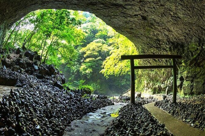 Kamishikimi Kumanoza Shrine, Amano Iwato Shrine & Takachiho Gorge - FAQs
