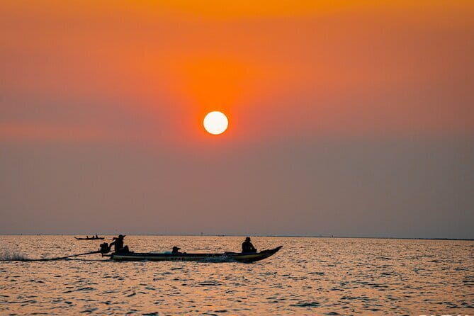 Kampong Pluk Sunset Tour and Local Market Visit - Practical Considerations