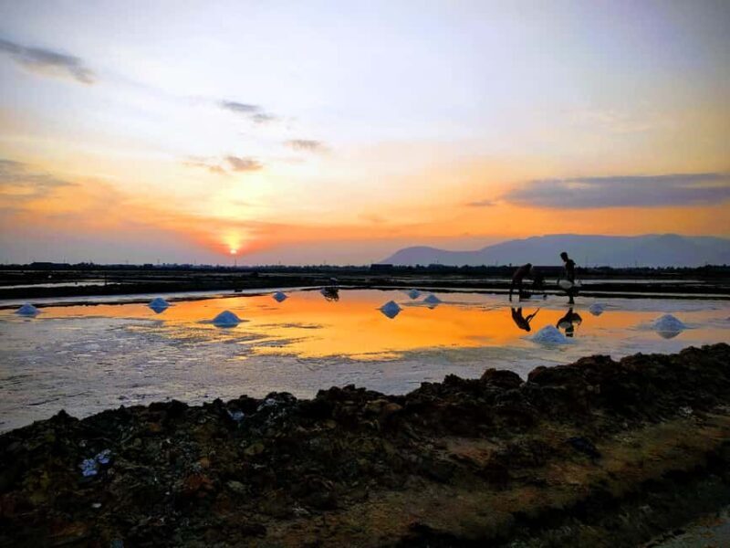 Kampot Pepper & Kep/Crab Market, Salt field, Secret lake - The Experience from Travelers’ Perspectives