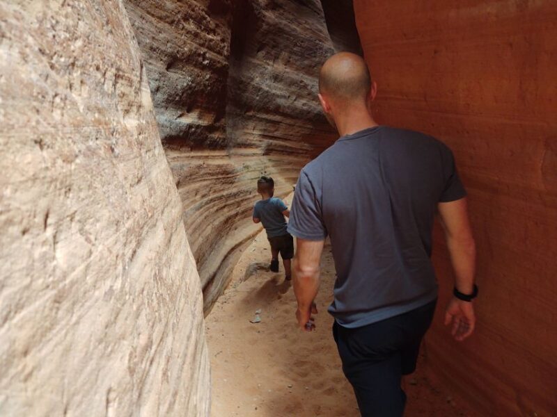 Kanab: Peek-a-Boo Slot Canyon ATV Self-Driven Guided Tour - The Role of Guides and Group Interaction