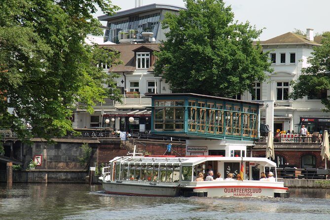 Kanalfahrt - Discover the different faces of the city! - An In-Depth Look at the Hamburg Canal Tour