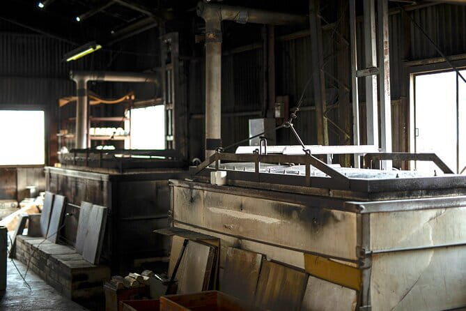 Kanazawa Art: Traditional Pottery Workplace Insights - Is the Price Justified?