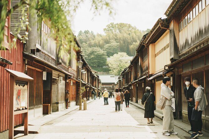 Kanazawa Art Walk Creative Worlds and Hidden Corners - Discover Kanazawa Through Its Art and Hidden Corners