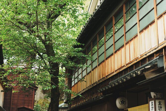 Kanazawa Art Walk Creative Worlds and Hidden Corners - Key Points