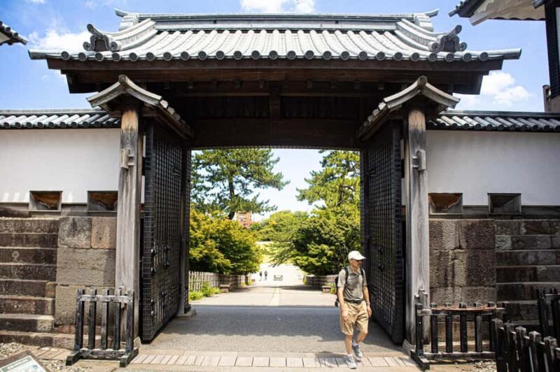Kanazawa Castle Tour with Expert Guide - Pricing and Value