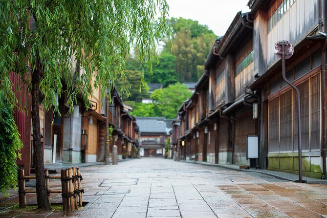 Kanazawa Essentials Private Tour 6 Hours - A Closer Look at the Kanazawa Essentials Private Tour