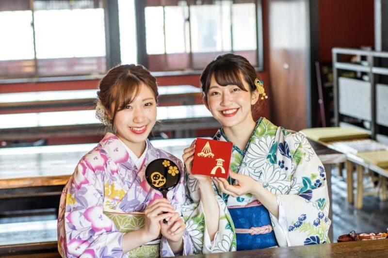 Kanazawa: Gold Leaf Craft Workshop in Higashi Chaya - An In-Depth Look at the Gold Leaf Craft Workshop