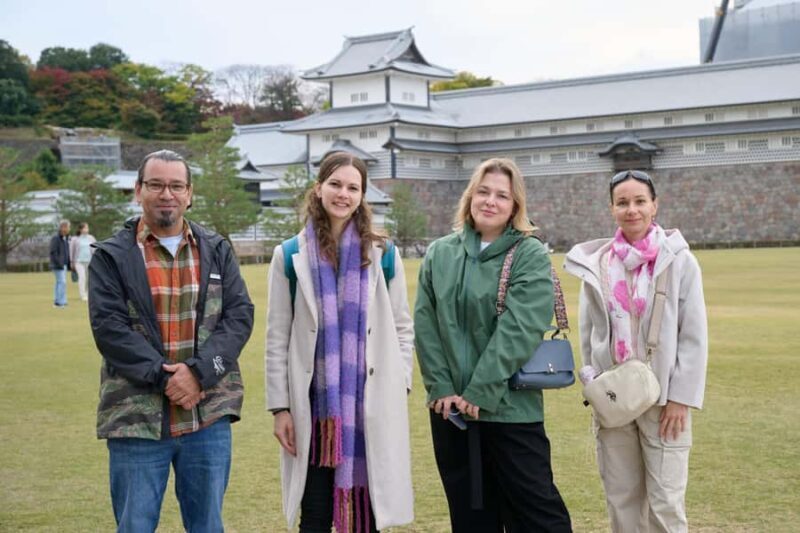 Kanazawa: Historical Garden Walking Tour with Local Guide - Exploring Kanazawa’s Historic Heart