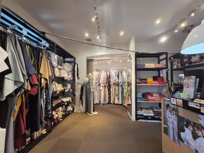 Kanazawa: Kimono Rental, Kenrokuen, and Castle Tour - What to Expect from the Tour