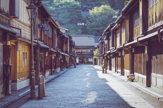 Kanazawa Must-See Spots Full Day Tour - Exploring Kanazawa: A Full-Day Tour That Covers the Must-Sees and Hidden Gems