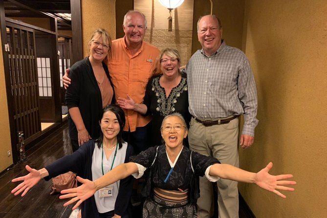 Kanazawa Night Tour with Local Meal and Drinks - Who Should Book This Tour?