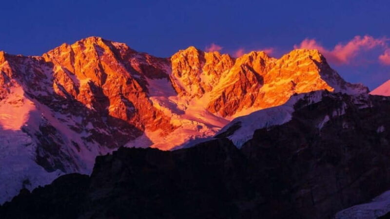 Kanchenjunga North Base Camp Trek: 15 Days - Starting with a Scenic Flight and Drive