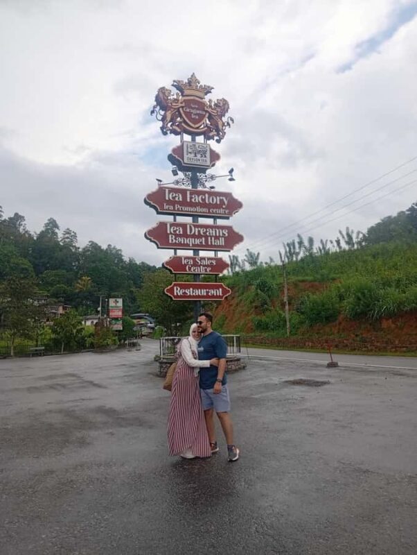 Kandy: Ambuluwawa, Pinnawala & Tea Factory by Tuk Tuk - An In-Depth Look at the Tour