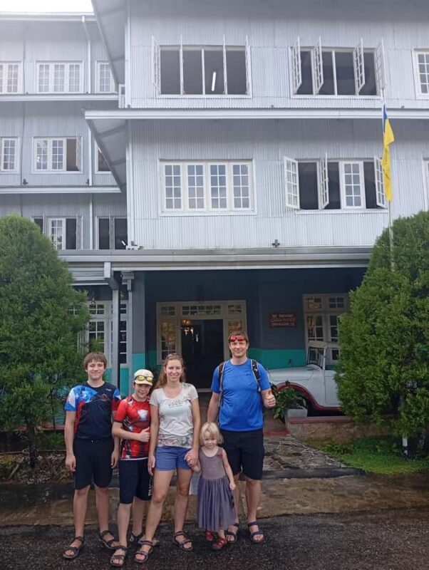 Kandy: Ambuluwawa, Pinnawala & Tea Factory by Tuk Tuk - FAQs