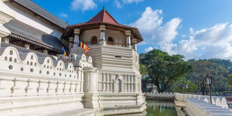 Kandy and Pinnawala: Private Day Trip from Colombo Harbor - The Itinerary in Detail