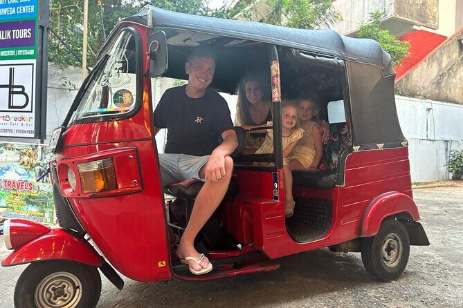 Kandy City Sightseeing Tour by Tuk Tuk - Key Points