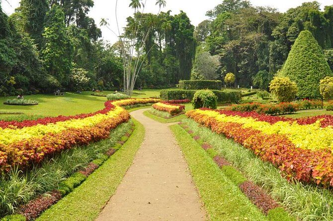 Kandy City Tour with Mahaweli - FAQs