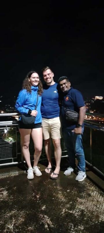 Kandy: Hidden Gems & Artisan Crafts Tuk Tuk Adventure - Visiting a Kandyan Family Home