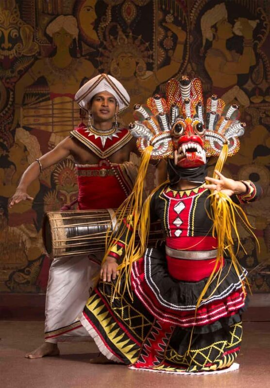 Kandy Lake Club Cultural Dance Show Experience - Key Points