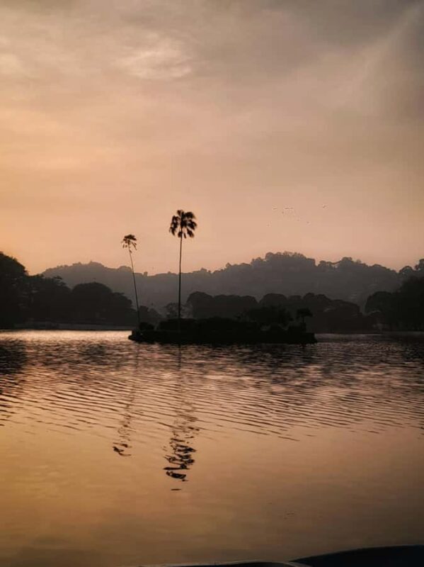 Kandy: Night Tour with Boat Safari, Cultural Show & Temples - The Sum Up