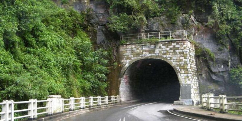 Kandy: Nuwara Eliya Day Trip - First Stops: Cultural and Artistic Highlights
