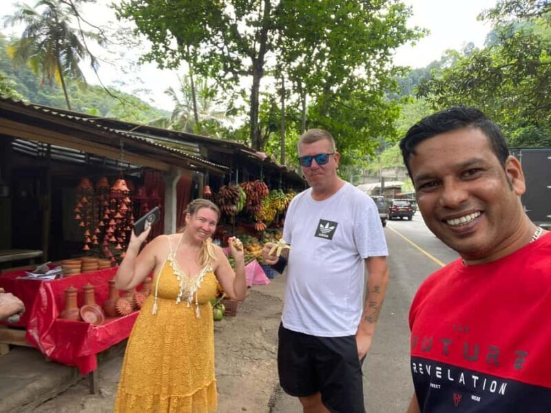 Kandy Shopping Tour by Tuk Tuk with Sri Lankan Roti Tasting - Key Points