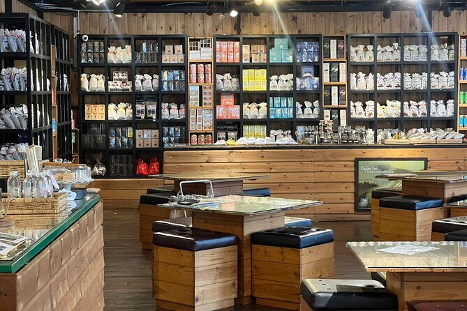 Kandy to Ambuluwawa Tower & Tea Factory Tuk Tuk Tour - FAQ