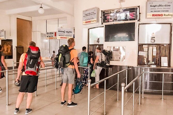 Kandy to Ella train ride on (Train No: 1015 "Udarata Menike") - Authentic Experiences and Practical Tips