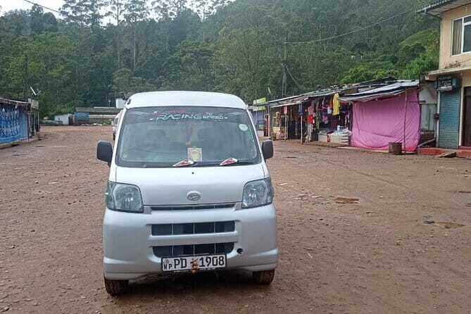 Kandy to Nallathanniya (Climb Adams Peak) - Day 2: Climbing Adams Peak and Watching the Sunrise