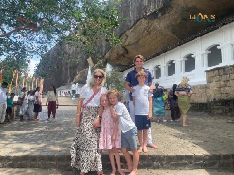 Kandy to Sigiriya, Aluwiharaya & Dambulla Private day tour - Key Points
