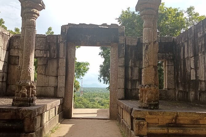 Kandy to Yapahuwa and Namal Uyana Day Tour - In-Depth Look at the Itinerary