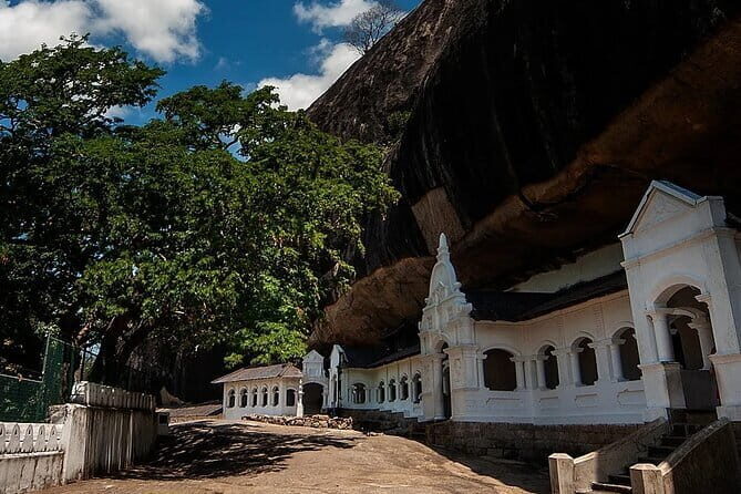 Kandy to Yapahuwa and Namal Uyana Day Tour - FAQs