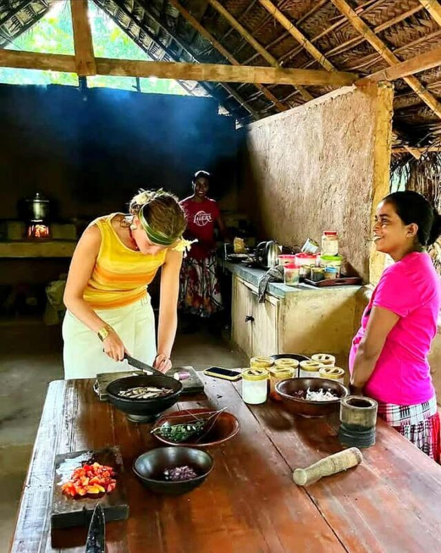 Kandy: Traditional Sri Lanka Cooking Class Held in a Village - Key Points