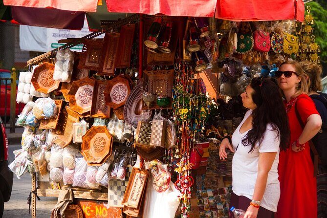 Kanheri Caves, Crawford Market, and Kala Ghoda Art District Tour - The Mumbai Lunch: Tasting the Local Flavors