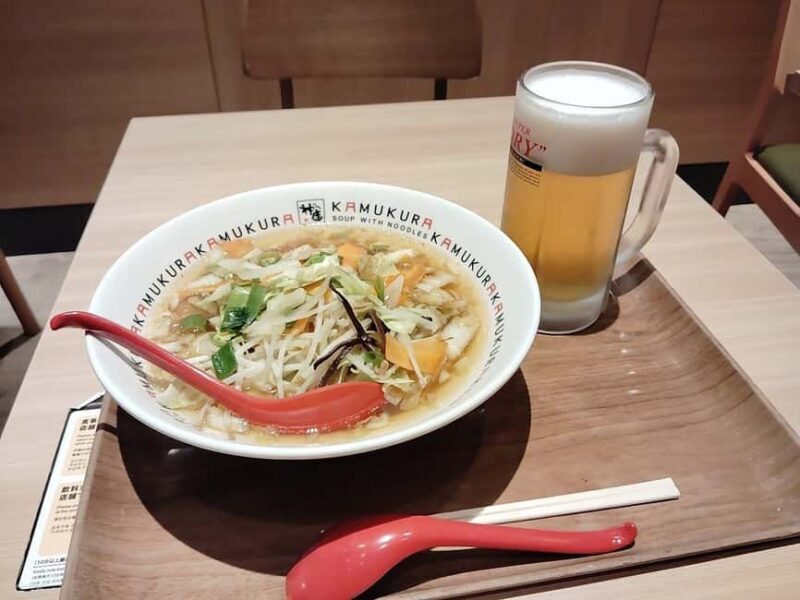 Kansai Airport: Food & Dining Tour on Arrival or Departure - Visiting the Bars