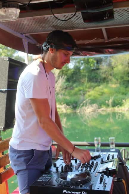Karlovac: Boat Party with DJ and Crew - A Full Look at the Karlovac Boat Party Experience