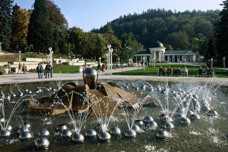 Karlovy Vary & Marianske Lazne Tour from Prague with Lunch - The Practicalities: What to Expect
