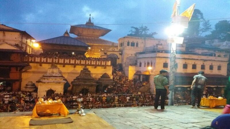 Kathmandu: 3 hours night Pashupatinath Aarti Tour - An In-Depth Look at the Pashupatinath Night Aarti Tour