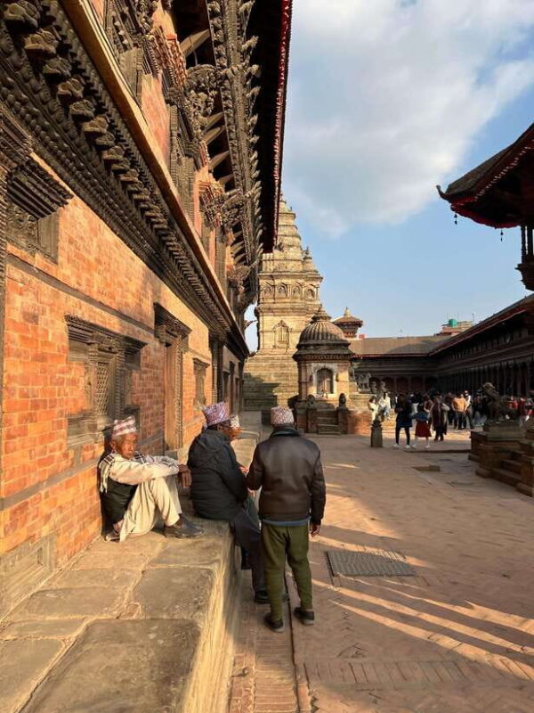 Kathmandu: 7 UNESCO World Heritage Sites Day Tour with lunch - Kathmandu Durbar Square: A Walk Through History