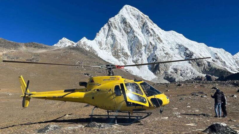 Kathmandu: Everest Helicopter Tour with Landing & Breakfast - FAQs