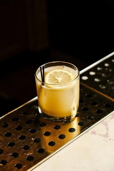 Kathmandu: Nightlife and Pub Crawl Tour - Detailed Breakdown of the Itinerary