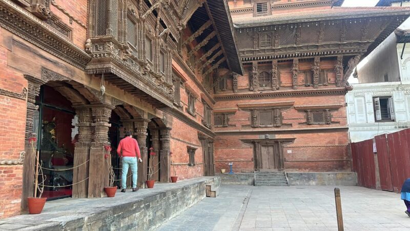 Kathmandu Walk: Thamel, Basantapur, & Ason -Shop and Explore - FAQs