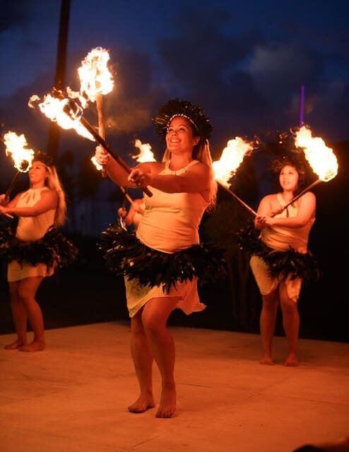 Kauai: Ahi Uila Fire Show with Dinner Option - Key Points
