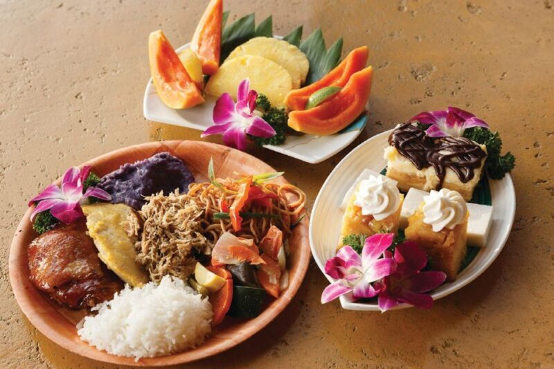 Kauai: Buffet Dinner with Open Bar and Luau Kalamaku Show - Key Points