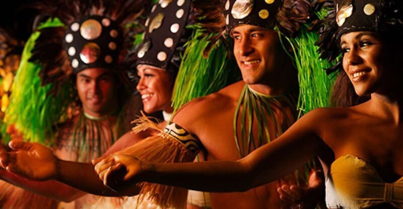 Kauai: Buffet Dinner with Open Bar and Luau Kalamaku Show - The Sum Up