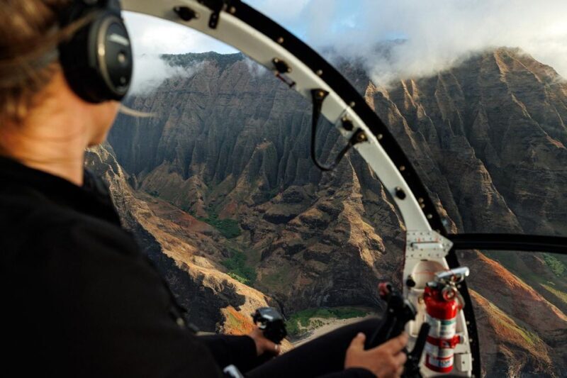 Kauai: Hughes 500 4-Passenger Doors-Off Helicopter Flight - Why This Tour Excels