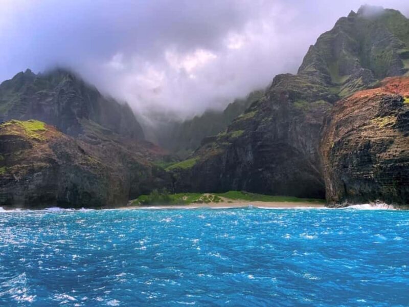 Kauai: Na Pali Coast Boat Tour with Cultural Captain & Crew - Key Points